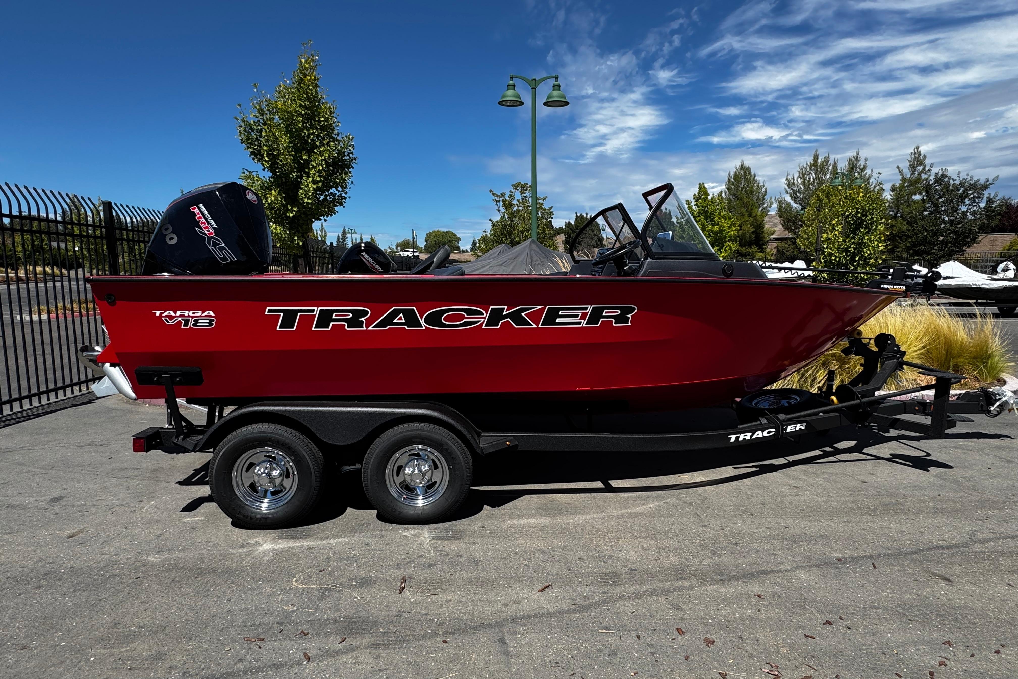 2026 TRACKER TARGA V-18 COMBO | Bass Pro Shops